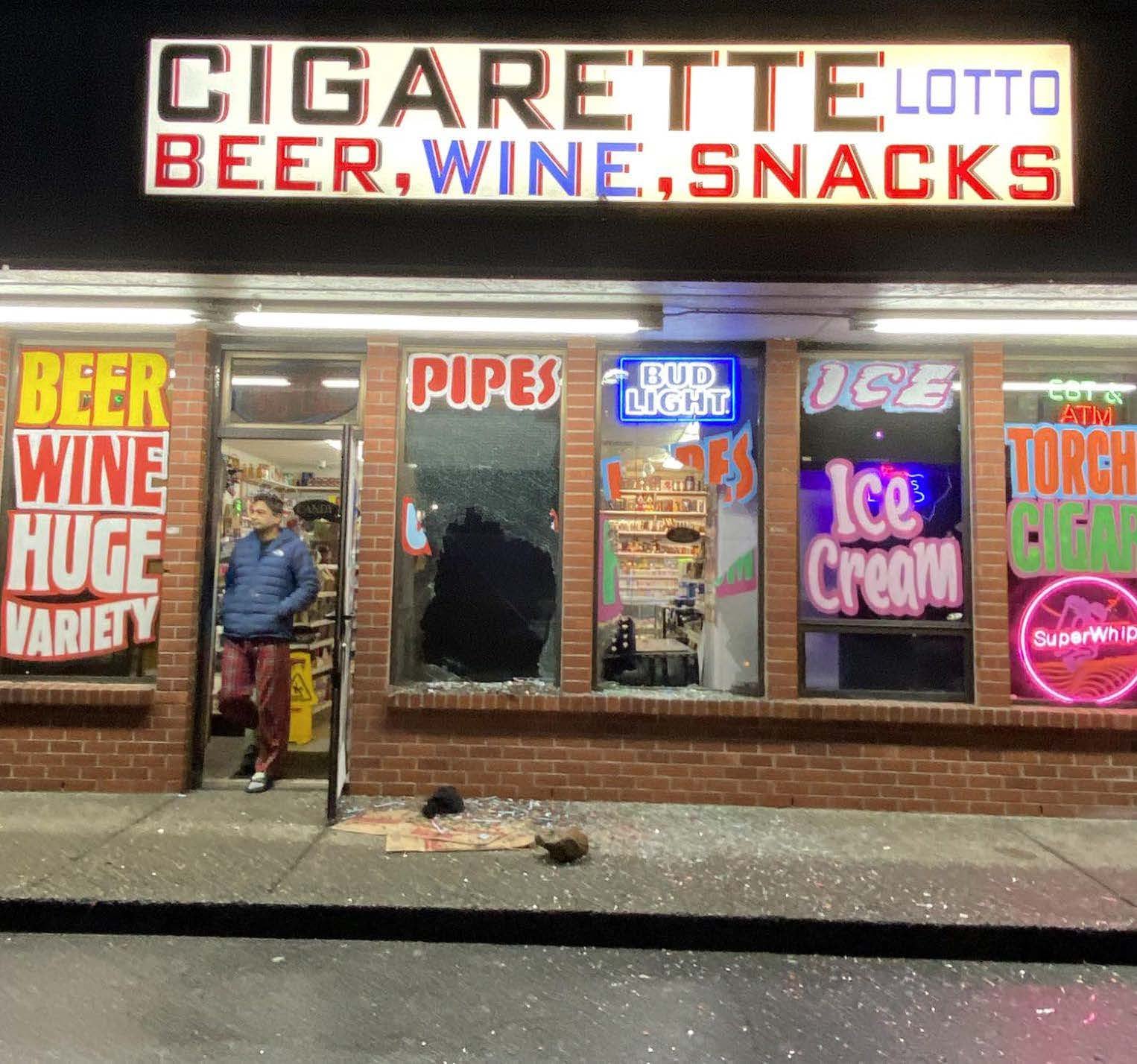 Seattle man charged in Aurora Avenue burglary after cigarettes taken ...