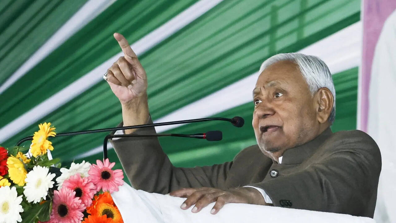 'Why are you leaving?': Awkward moment in Siwan as Bihar CM Nitish ...