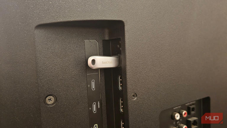 I ignored my TV’s USB port until I discovered these 6 tricks