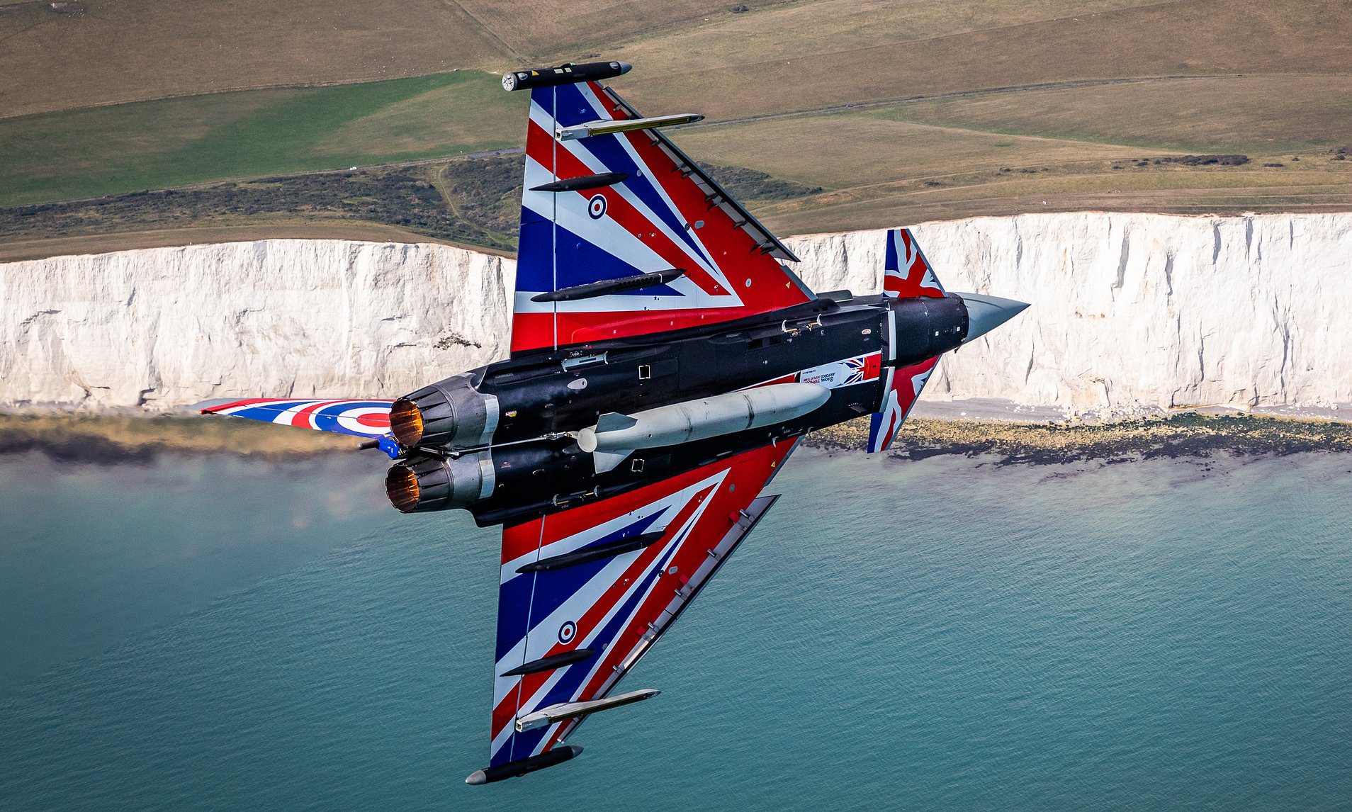 BAE Systems wins £450million contract to build advanced radar for RAF ...