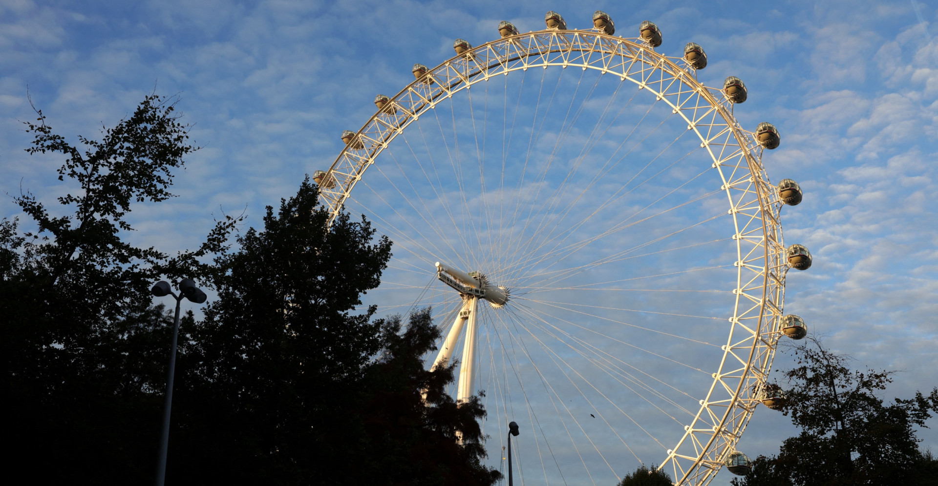 Famous structures that were meant to be temporary