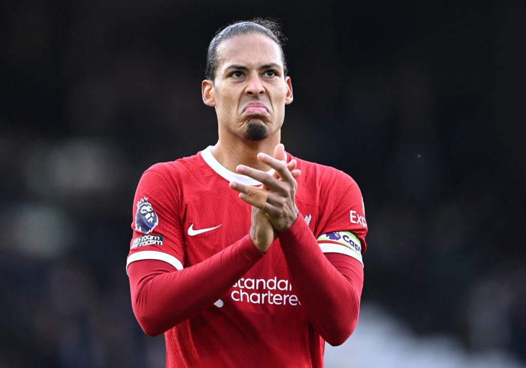 Virgil van Dijk backs manager Manchester United are looking at hiring