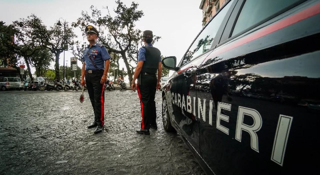 Casalnuovo, riscattavano il pizzo per il clan Rea-Veneruso: arrestate ...