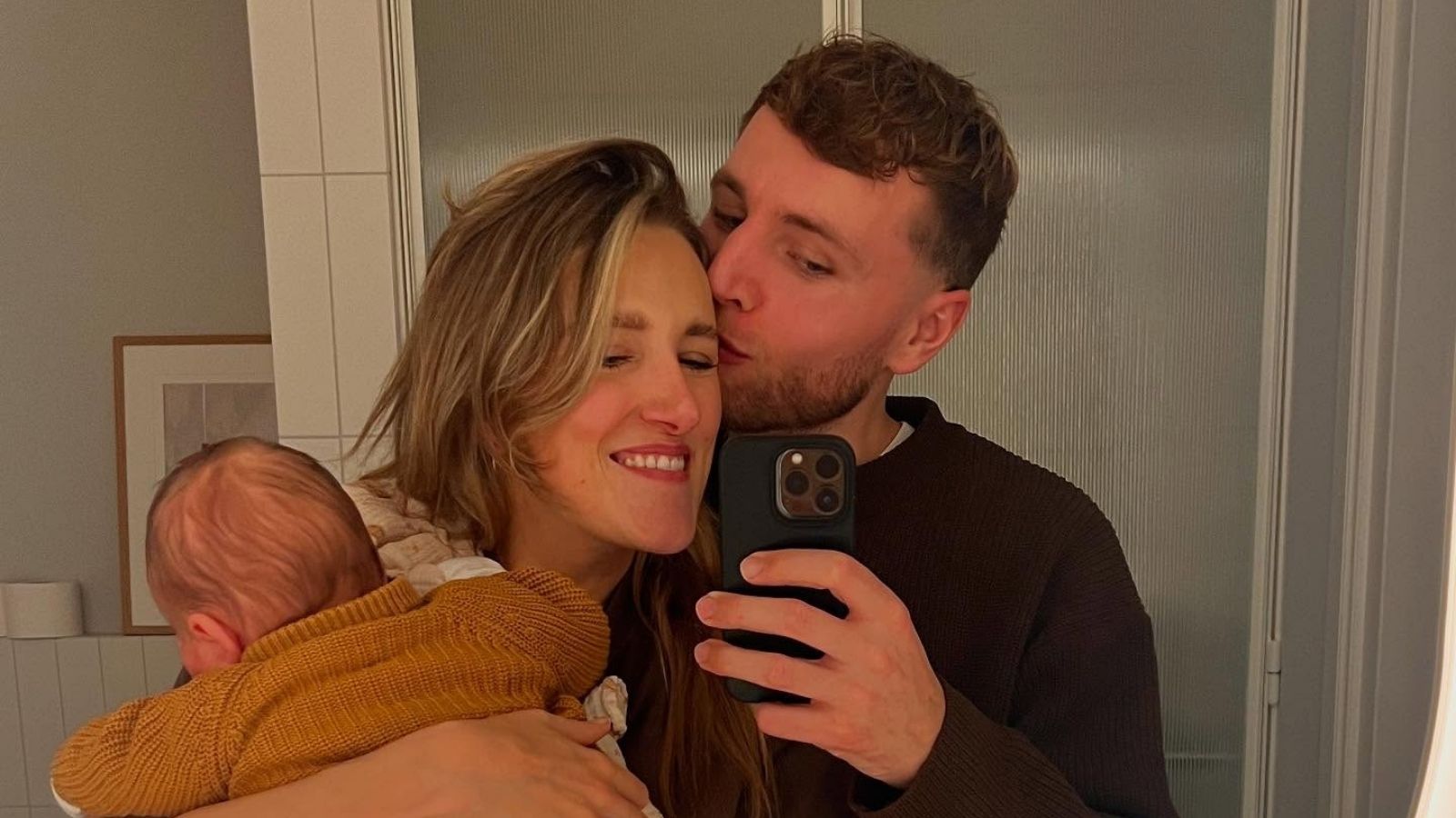 Iedereen smelt van deze nieuwe babyfoto’s van Suzan & Freek