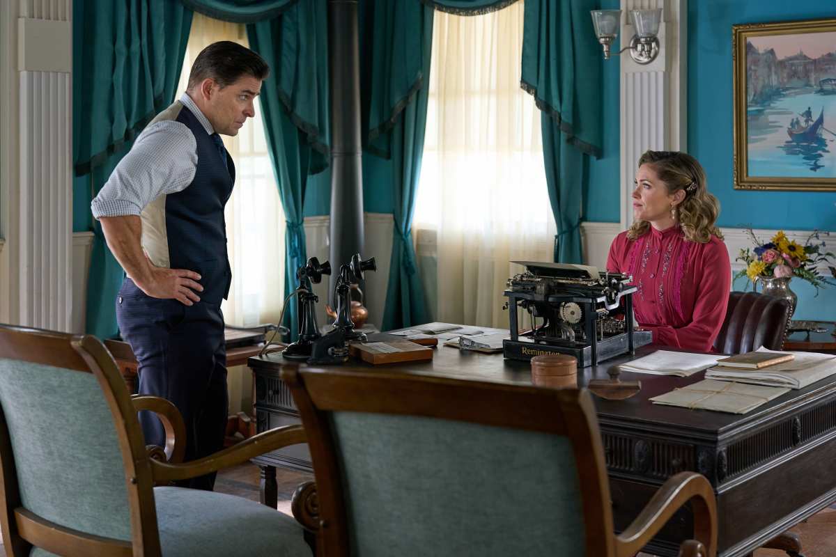 Who started the fire? New clues emerge in ‘When Calls the Heart’ season ...