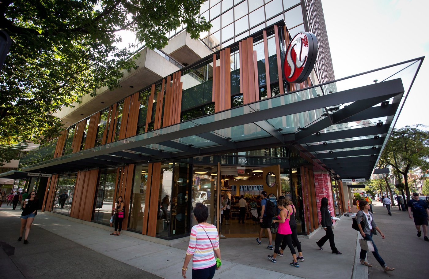 Lululemon founder blames board for latest problems with Get Low line of ...