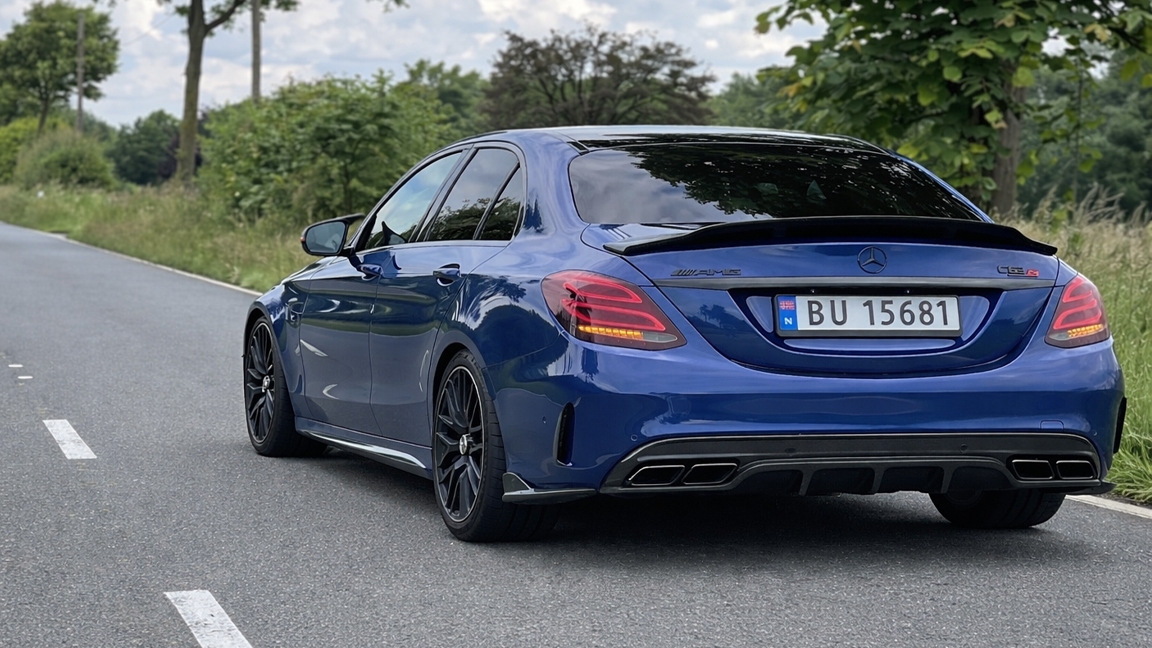 AMG C63 S stage 1 fast autobahn drive