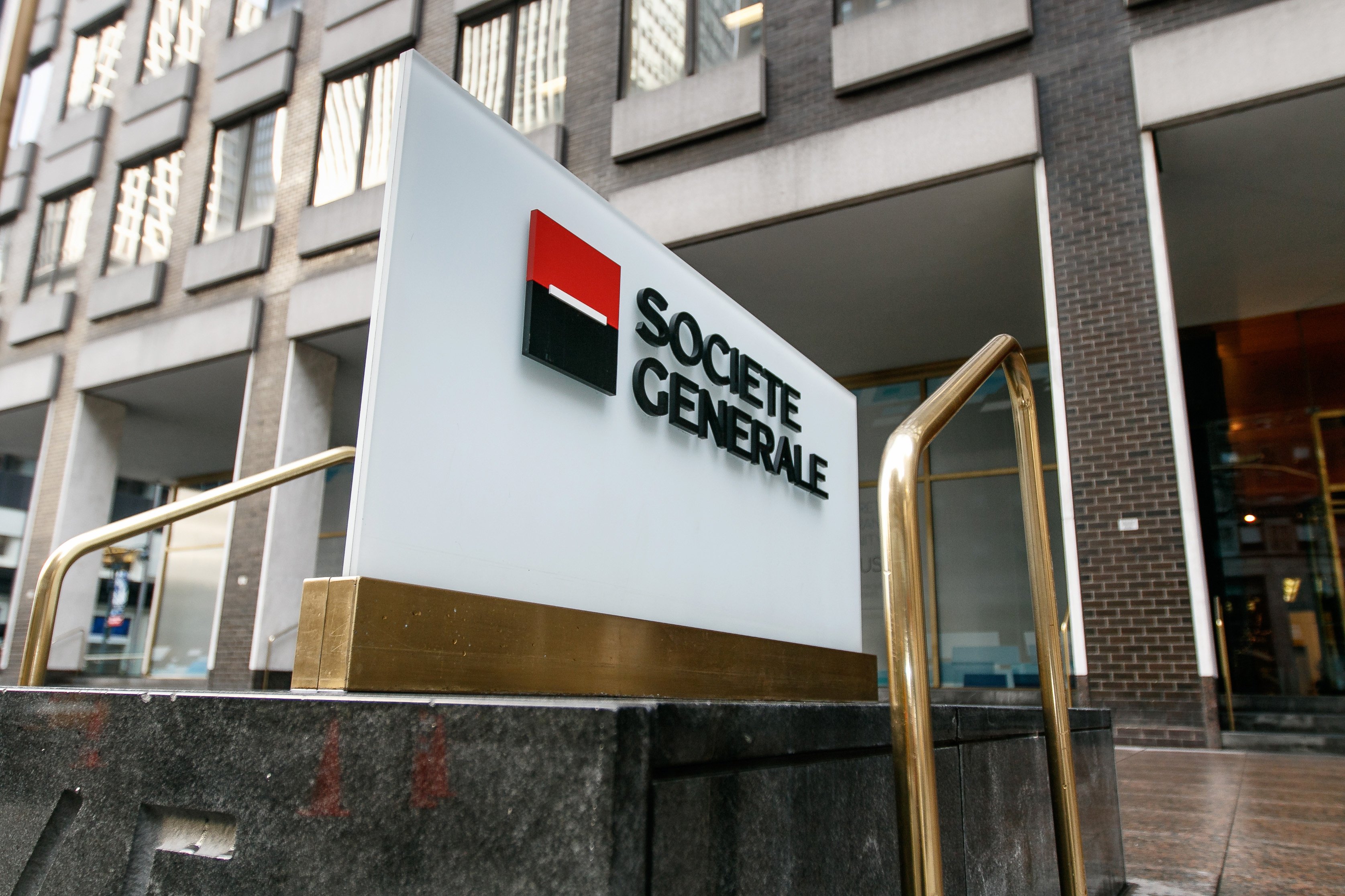 Potężne zwolnienia w Societe Generale. Pracę straci 1800 osób