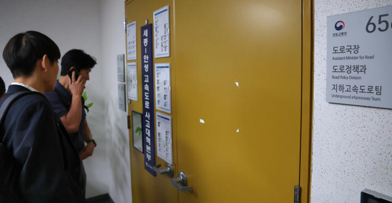 Court dismisses indictment over special counsel's unlawful probe