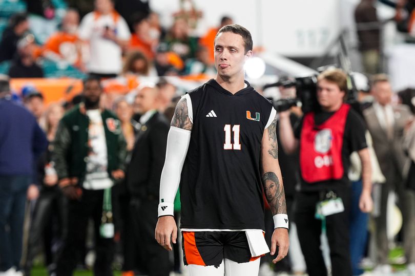 Carson Beck's ex-girlfriend raises eyebrows with social media post ...