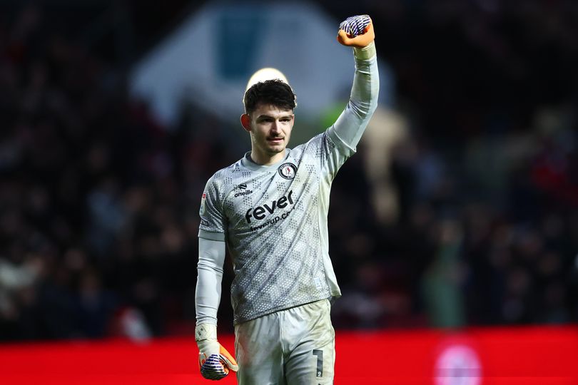 Bristol City goalkeeper Max O'Leary close to completing January ...
