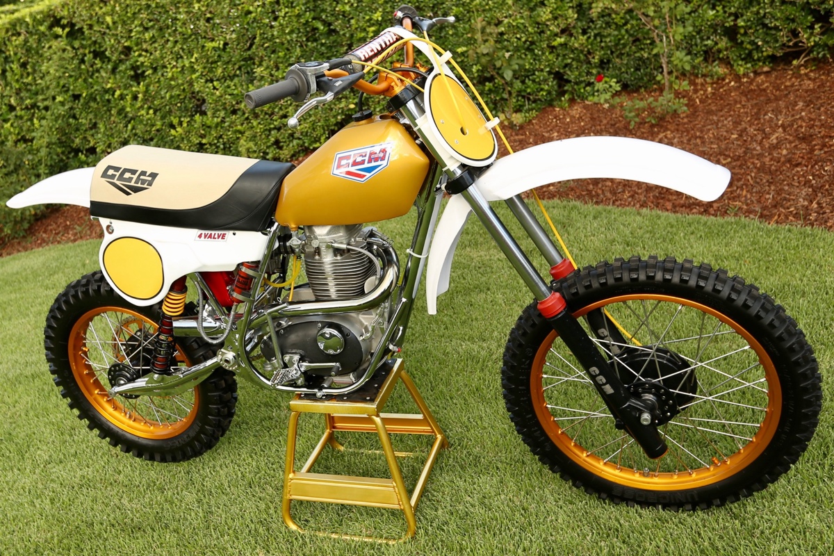 CCM 500 four valve: rinata la leggenda da cross degli anni '70