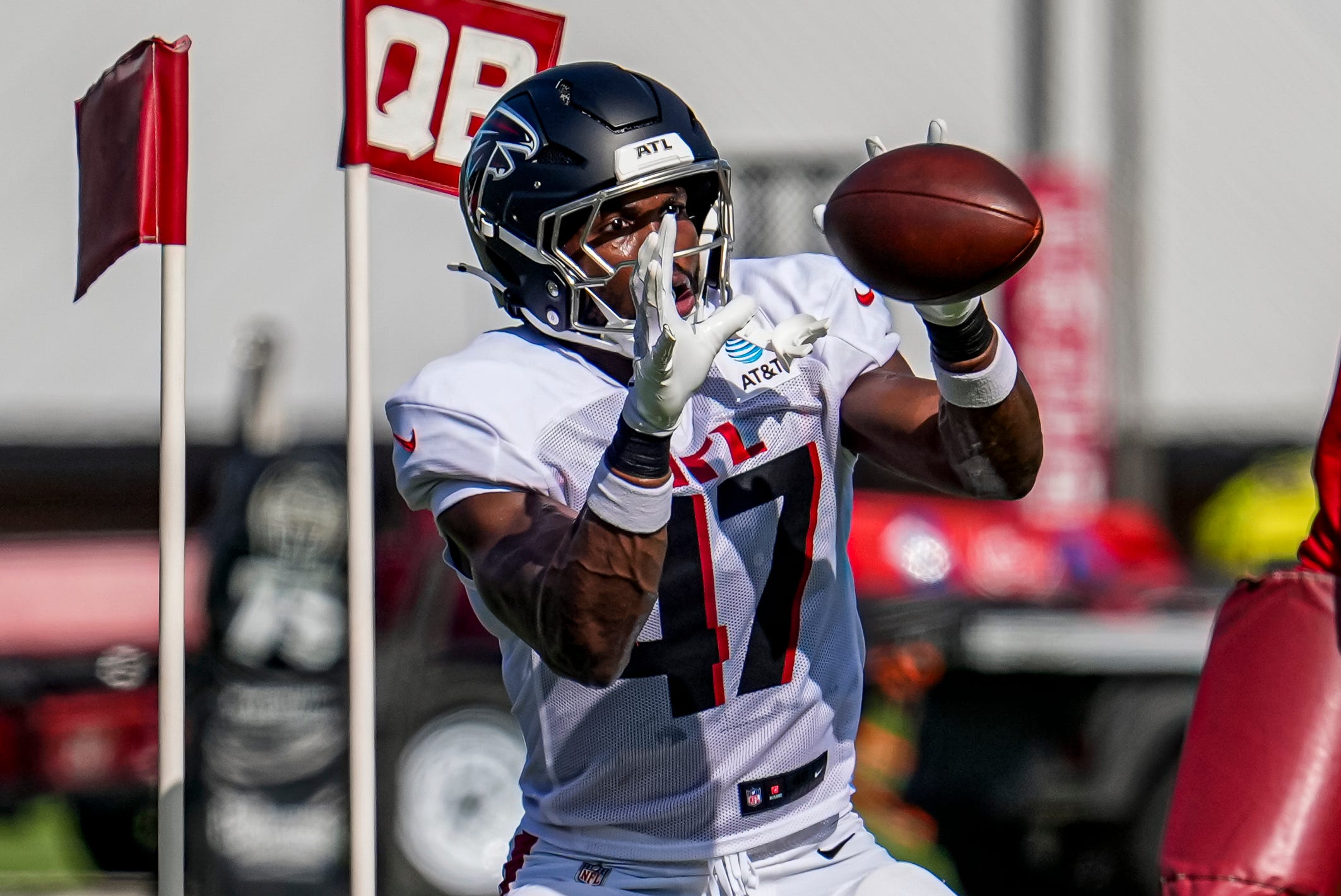 Falcons sign tight end to reserve/future contract