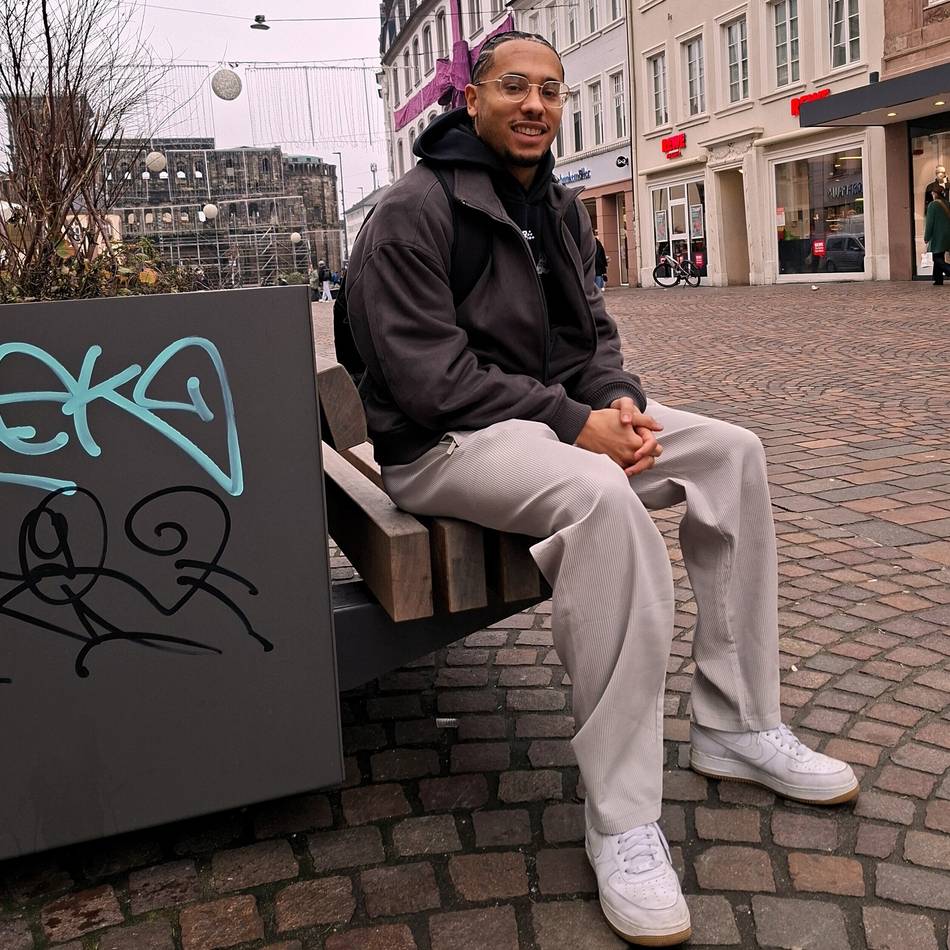 Zwischen Deutschkurs und Bundesliga: Jordan Roland im Porträt