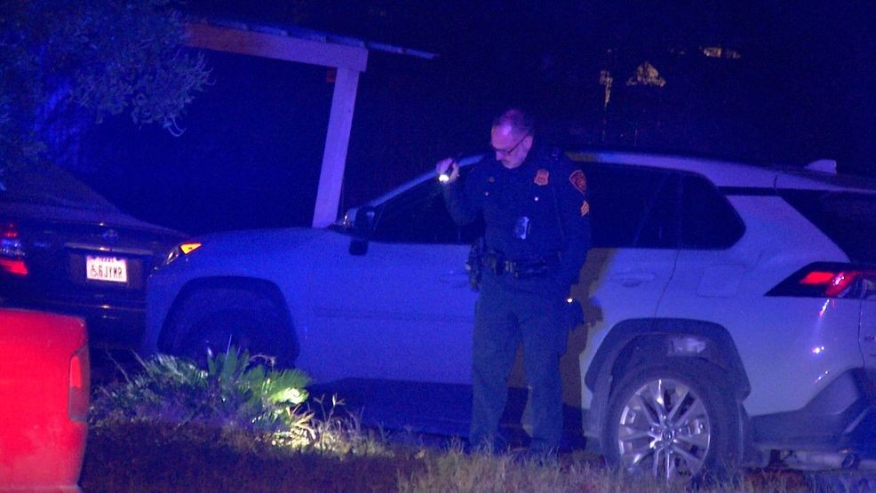 Man hospitalized after being shot in the leg on the northeast side
