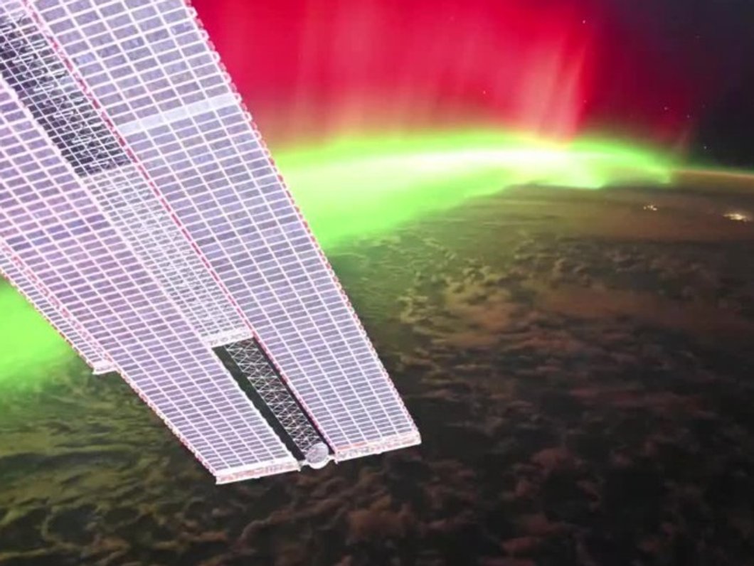Natural spectacle from space: Cosmonaut films aurora borealis