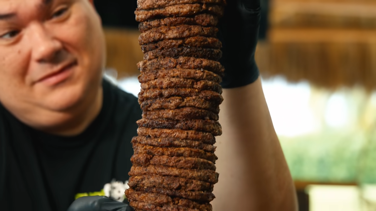 “He thought he could handle it” – what eating an 8-pound burger did to ...