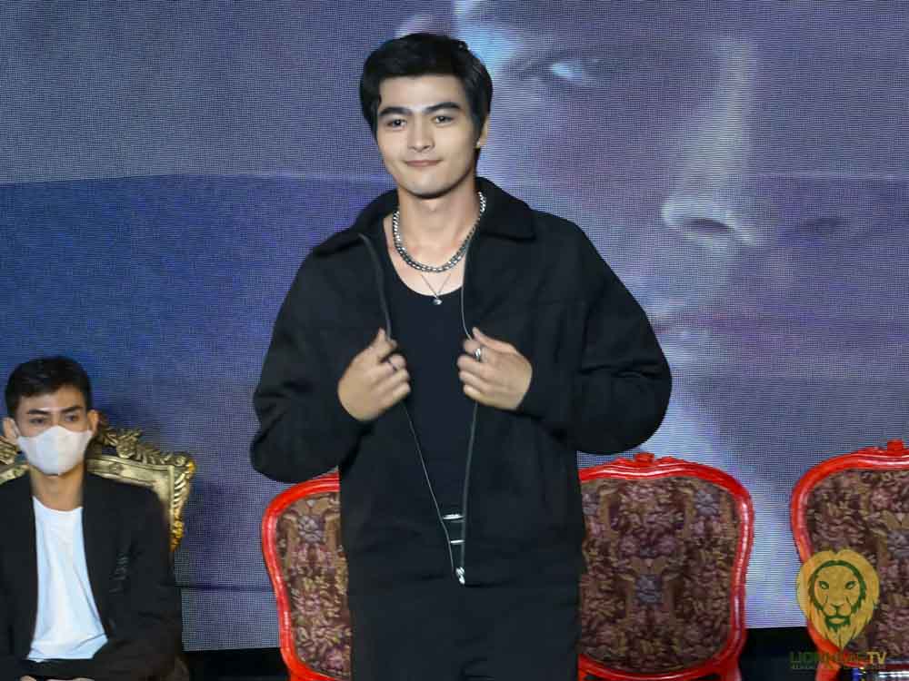 Andre Yllana gives blessing to Aiko Melendez and Onemig Bondoc