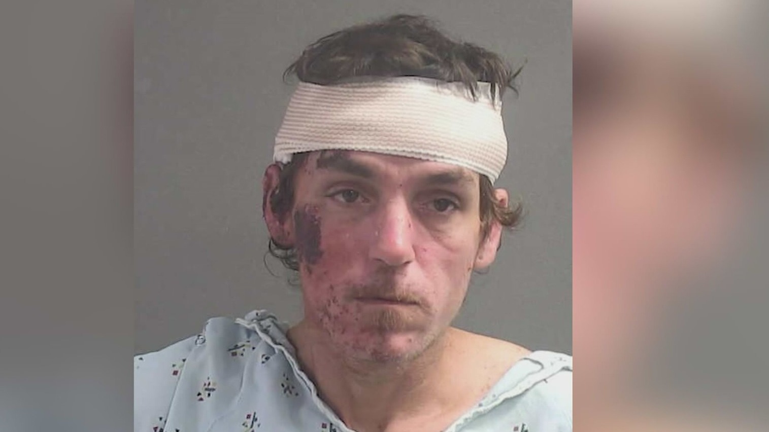 Video shows good Samaritan stopping random attack on child waiting at ...