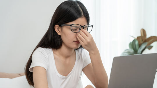 The spiritual meaning behind eye twitching