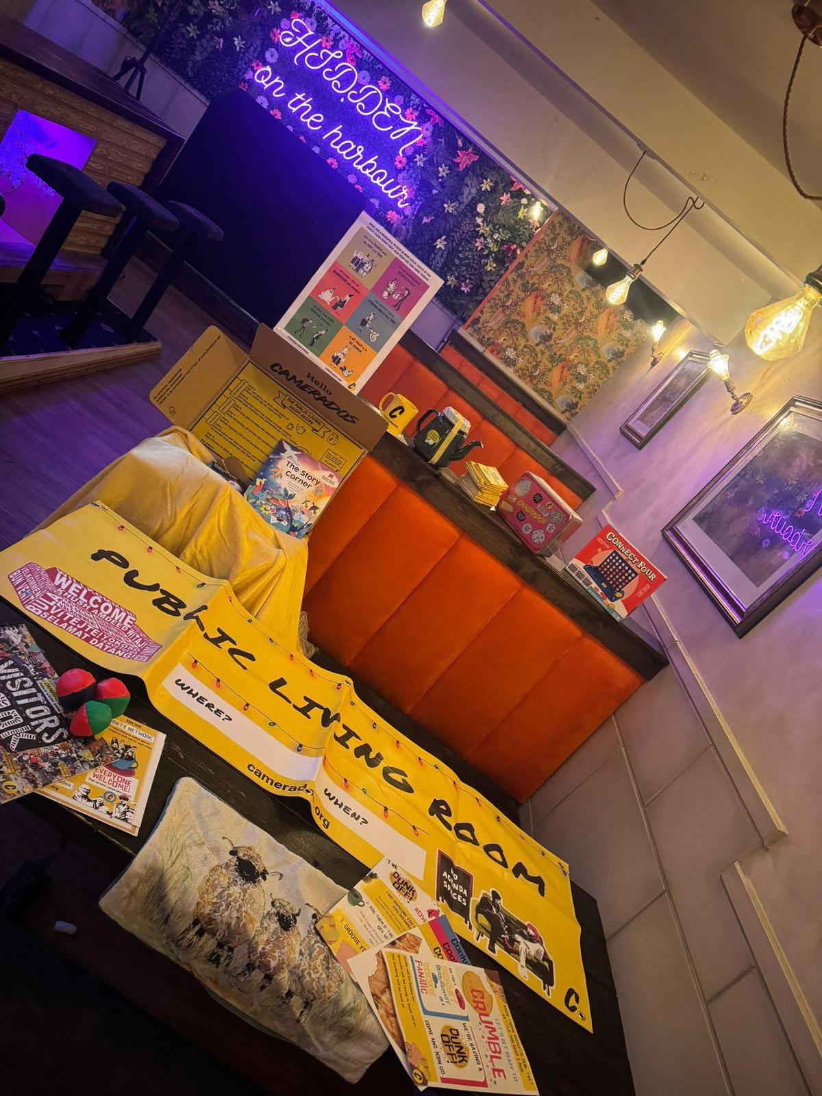 I was the first person they'd spoken to in 4 days - café manager sets ...