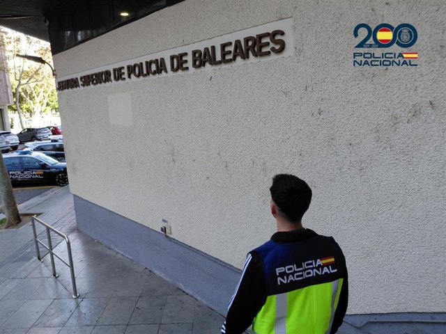 Un policía fuera de servicio detiene a un menor en Palma por intentar ...