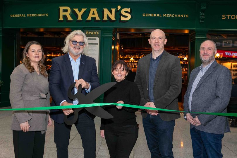 Dublin Airport opens new Irish pub serving Guinness pints and ...