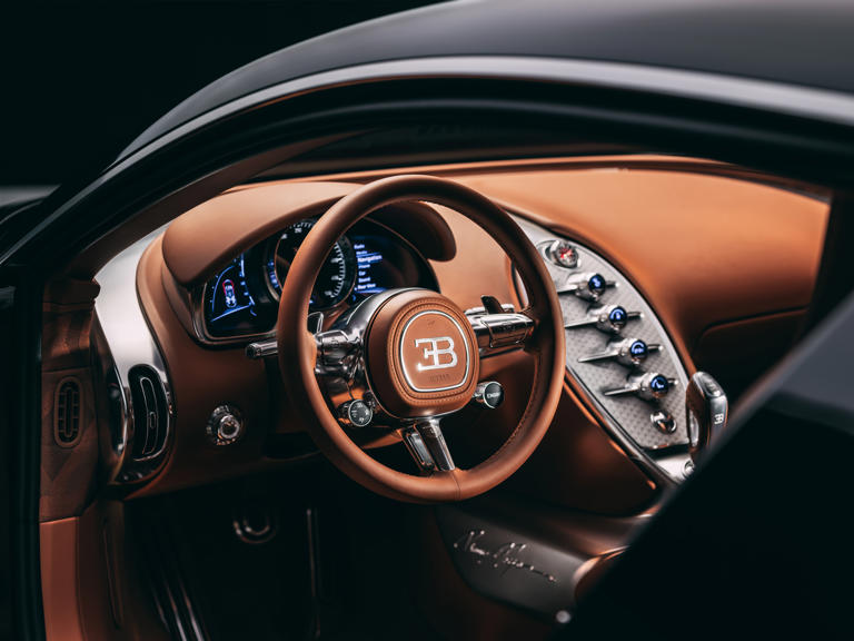 Bugatti’s Veyron revival hits with a W16 and finishes with a rear you ...