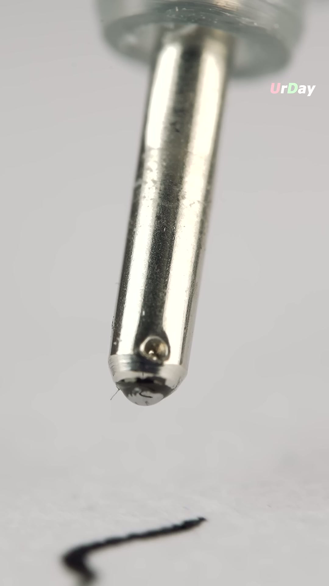 Rollerball pen in macro #urday