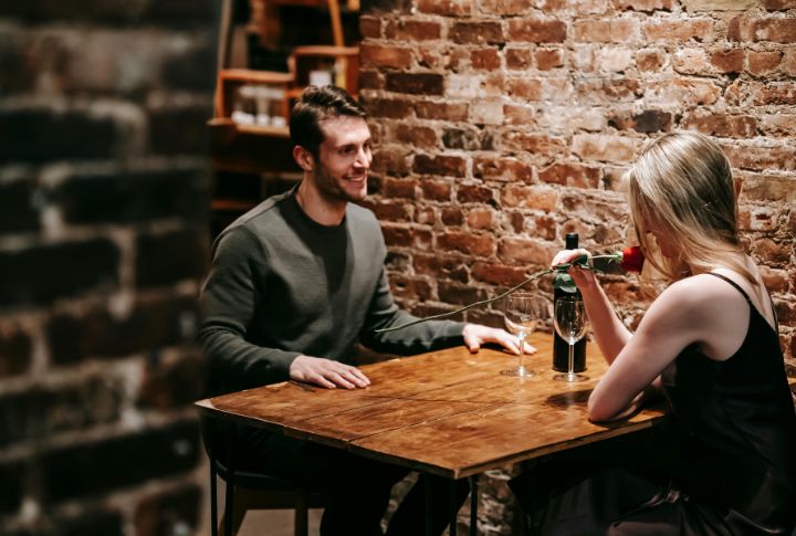 15 first date traps men commonly fall into