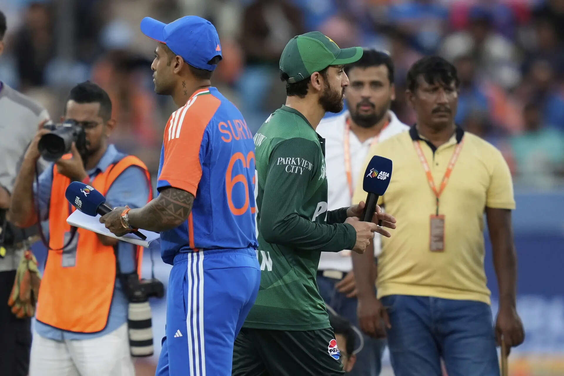 Handshake row returns: Pakistan takes dig at India ahead of T20 World ...