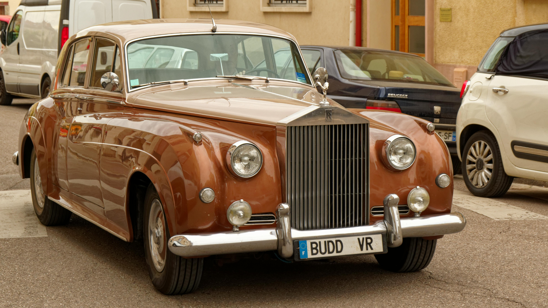 20 car interiors that are still impressive today