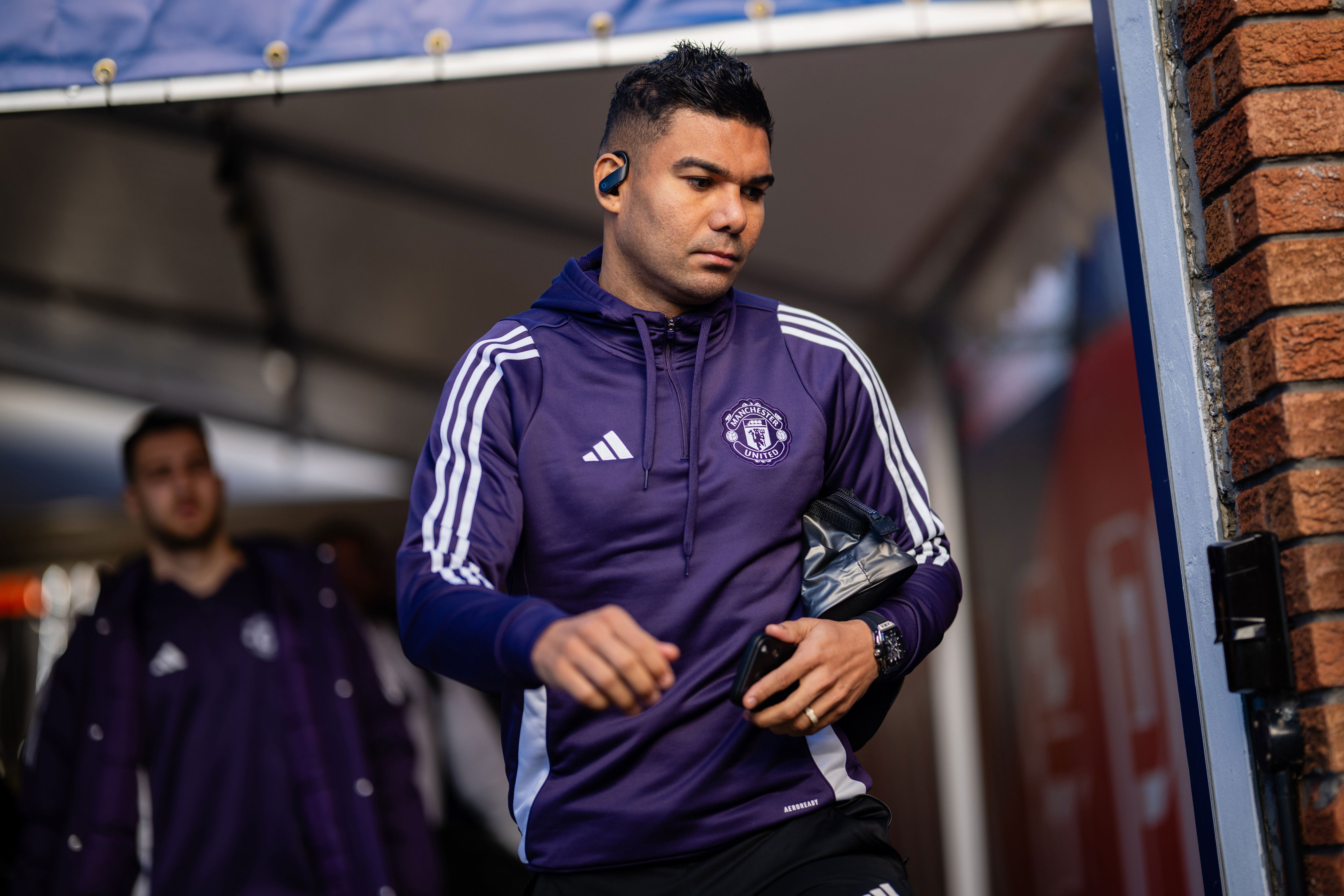 Transfer news live: Man Utd and Villa eye ex-Chelsea midfielder