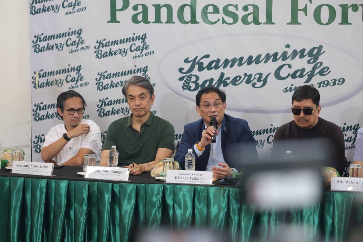 Estrada, Revilla facing 2-3 plunder cases, state prosecutor says