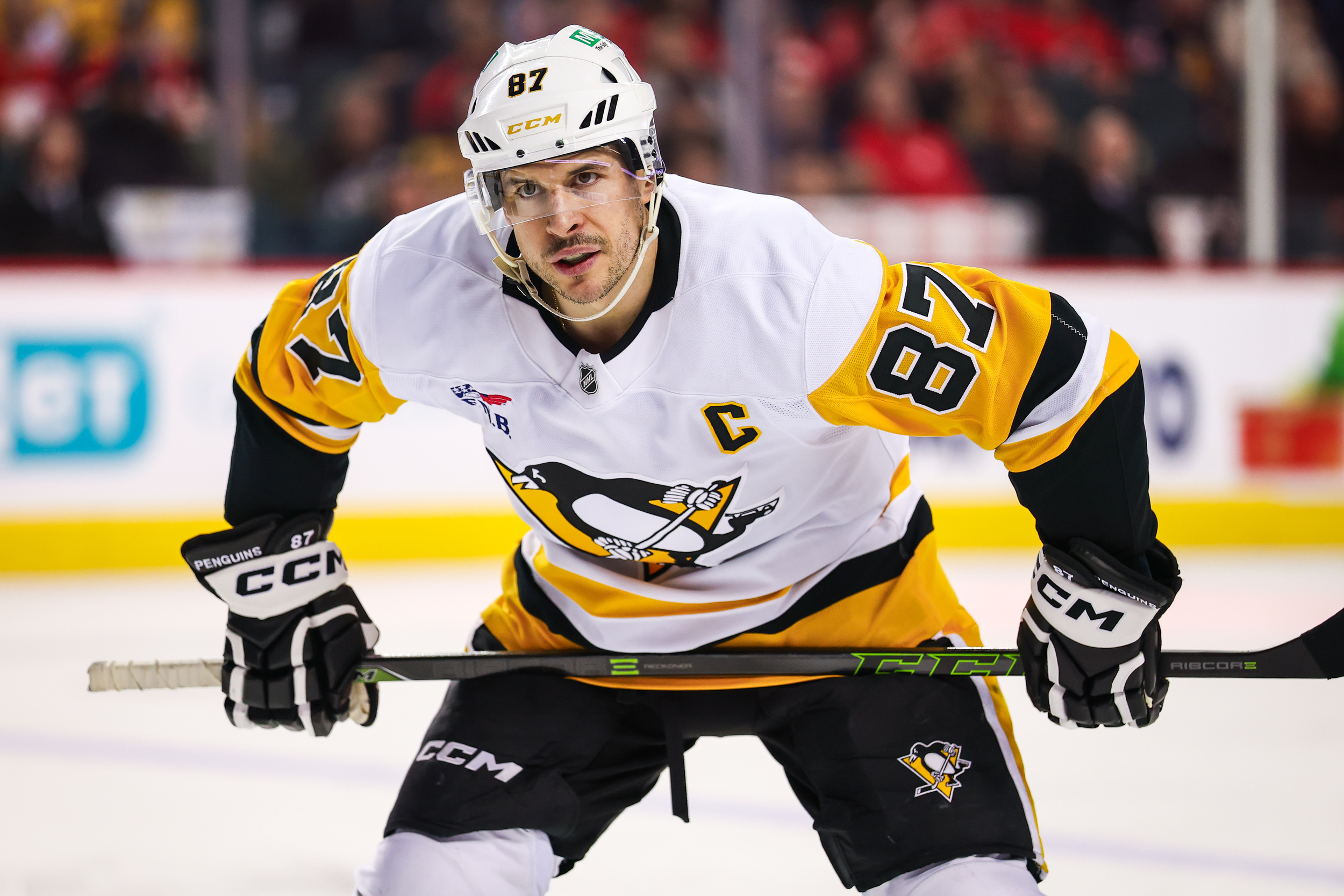 Oilers make surprise goalie choice as McDavid meets Crosby, Penguins