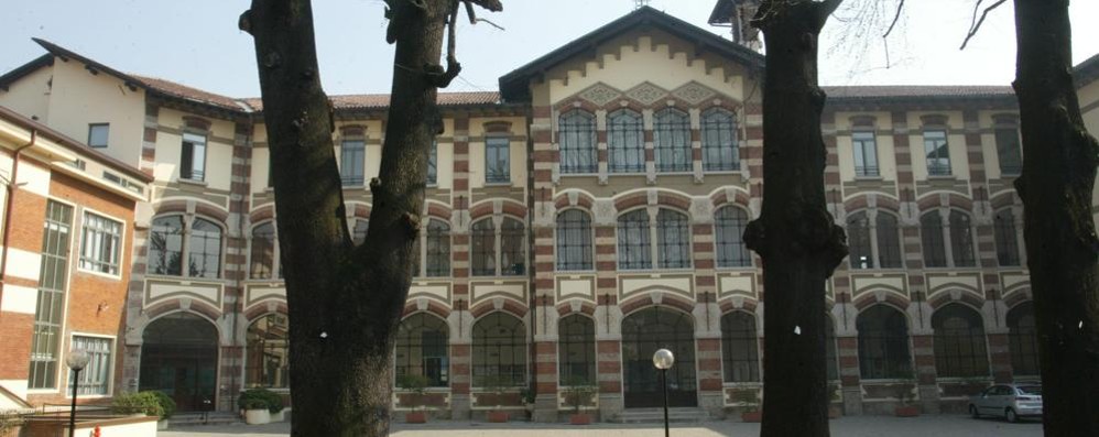 Monza: la Rsa San Pietro celebra i 25 anni a passo d’asino e in musica
