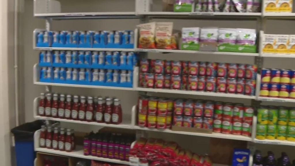 New food pantry opens in West Garfield Park at Legler Regional Library