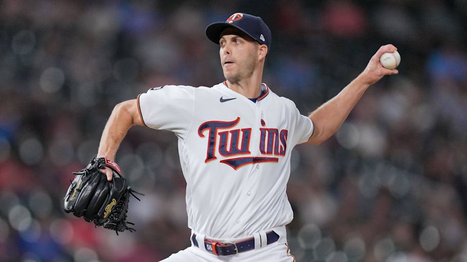 Twins finally make a bullpen addition, reunite with former All-Star