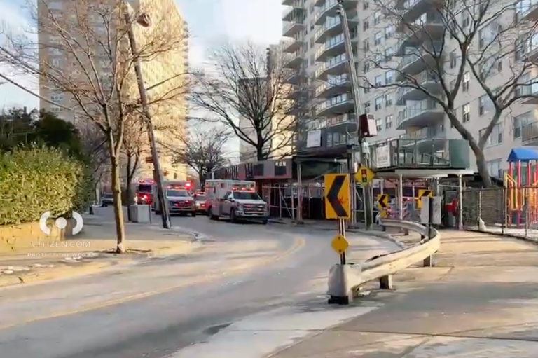 Port Authority police officer shoots 2, then himself in Bronx murder ...