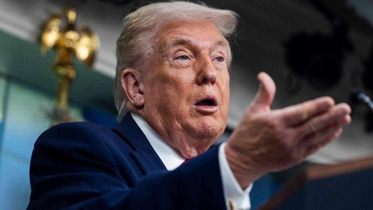 Oops! Donald Trump mixes up Iceland and Greenland during Davos speech ...