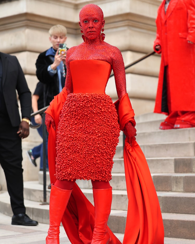 15 iconic Paris Fashion Week celebrity looks