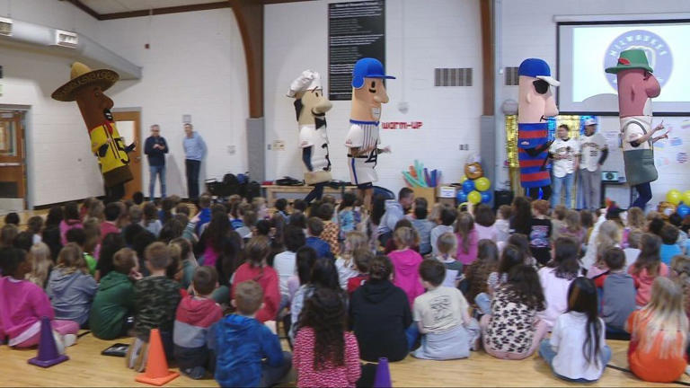 Brewers hit it out of the park with surprise visit to Green Bay school