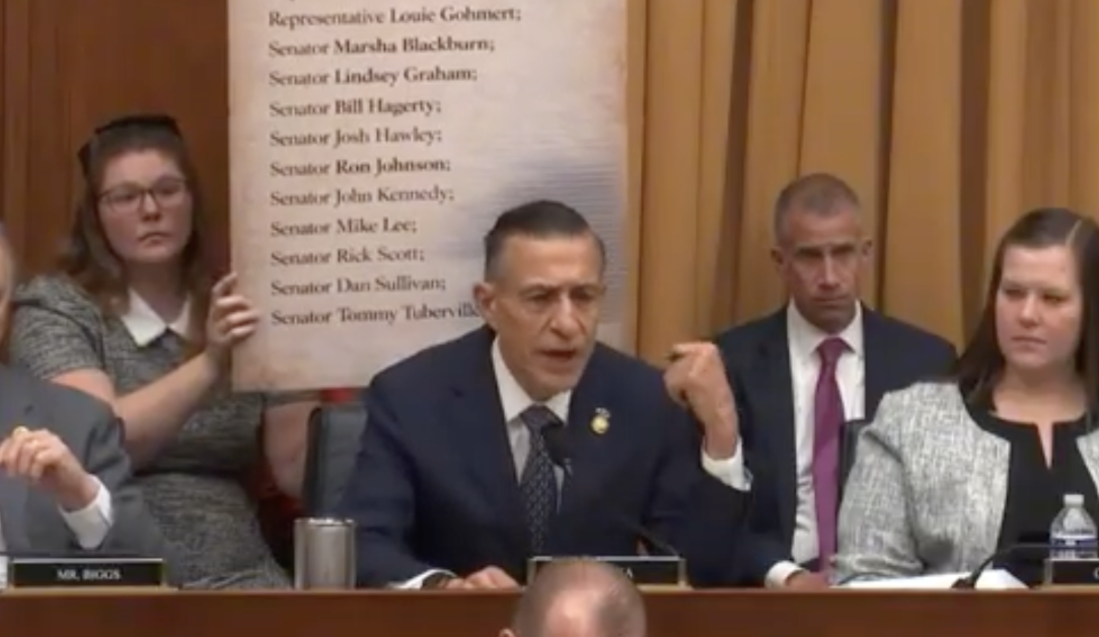 'I yield back in disgust': Darrell Issa goes on rampage, scolds Jack ...