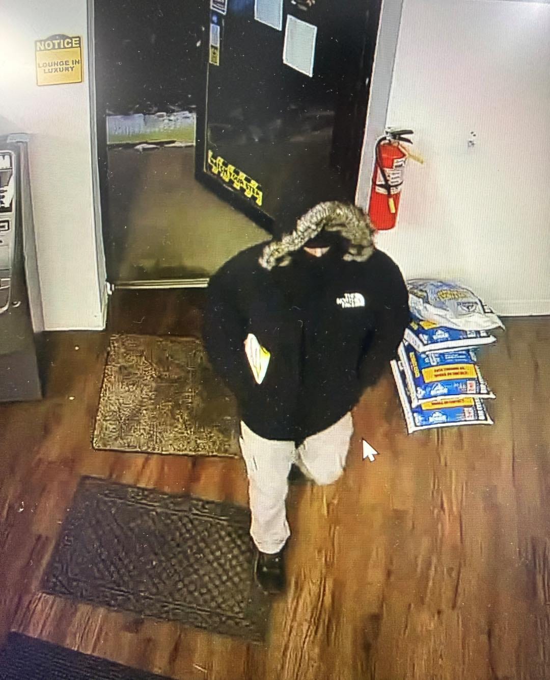 Toms River smoke shop robber tried using zip ties on female employee