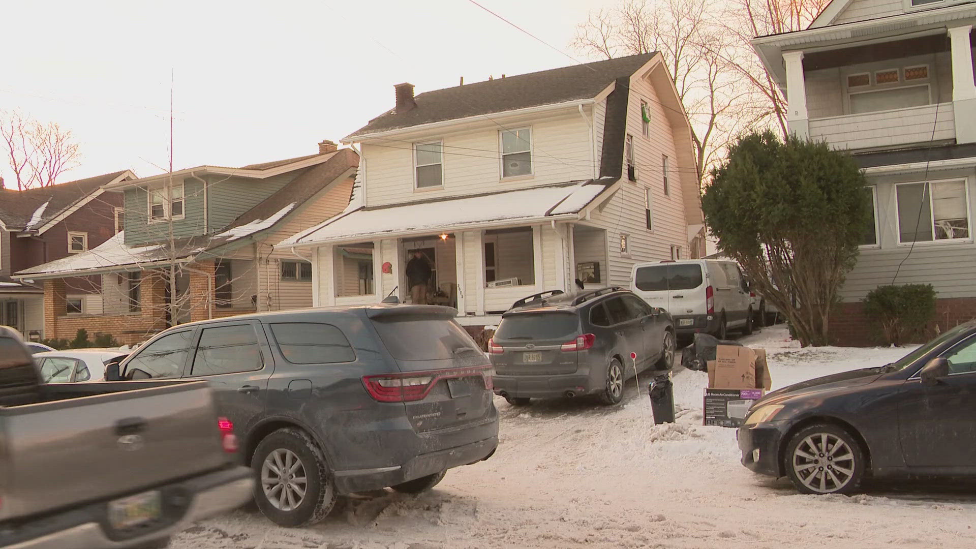 1 in custody following SWAT situation in Cleveland