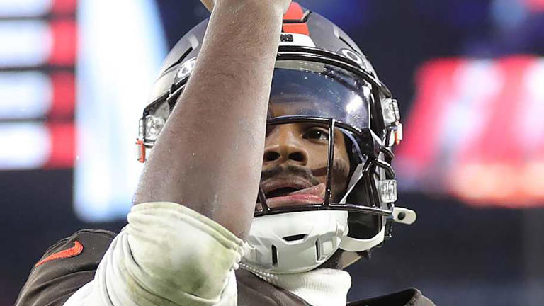 Shedeur Sanders raises eyebrows with Browns-inspired fit at Paris ...