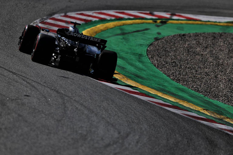 Russell and Mercedes set stunning benchmark at F1 2026 winter testing