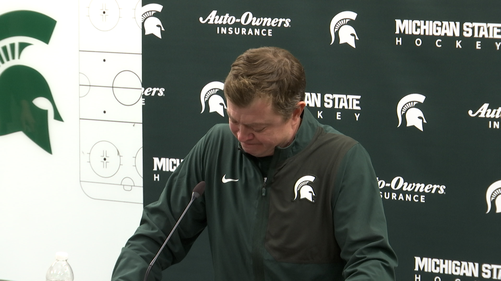 Michigan State hockey coach Adam Nightingale speaks on passing of ...