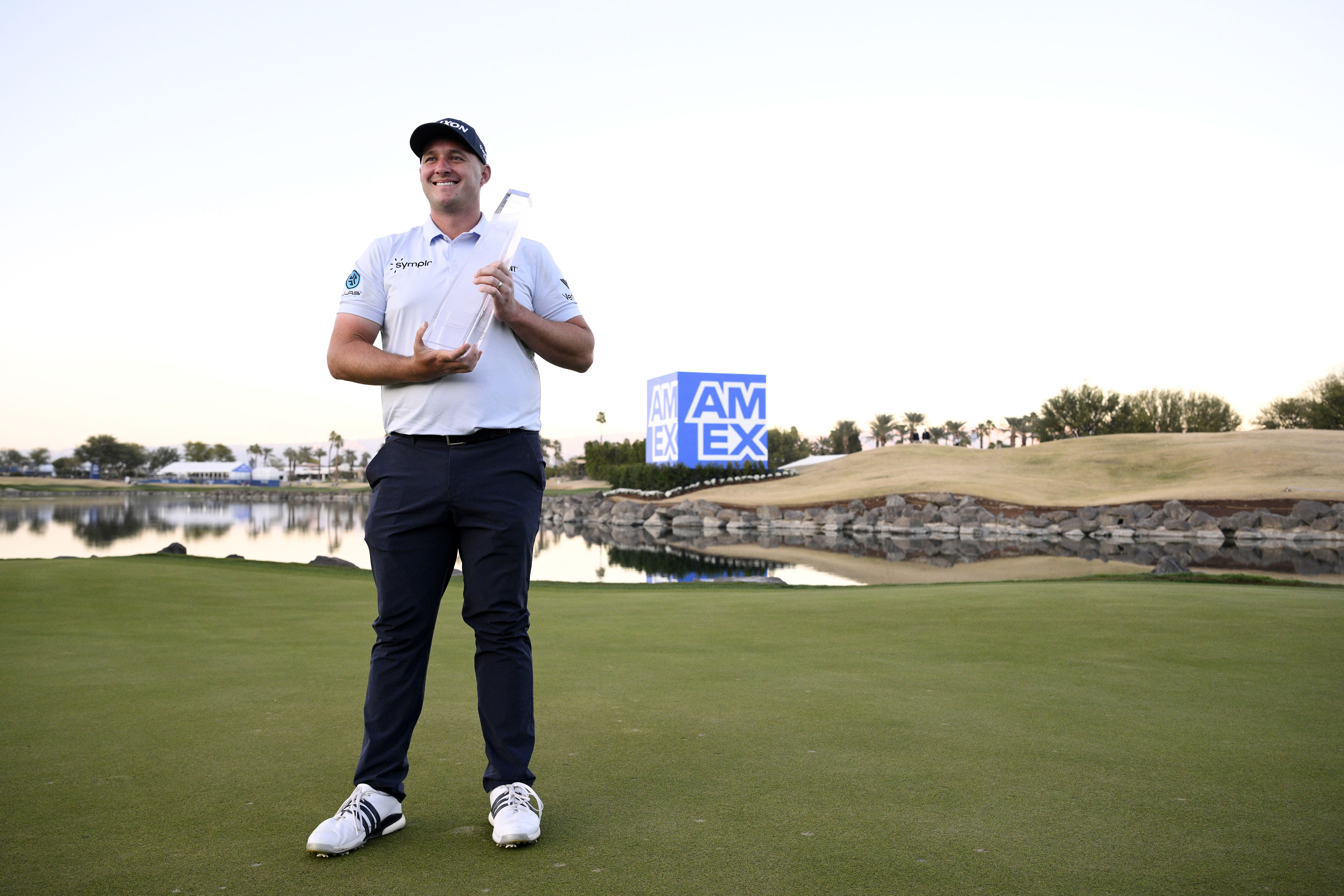 Dawgs on tour: Winning has its privileges