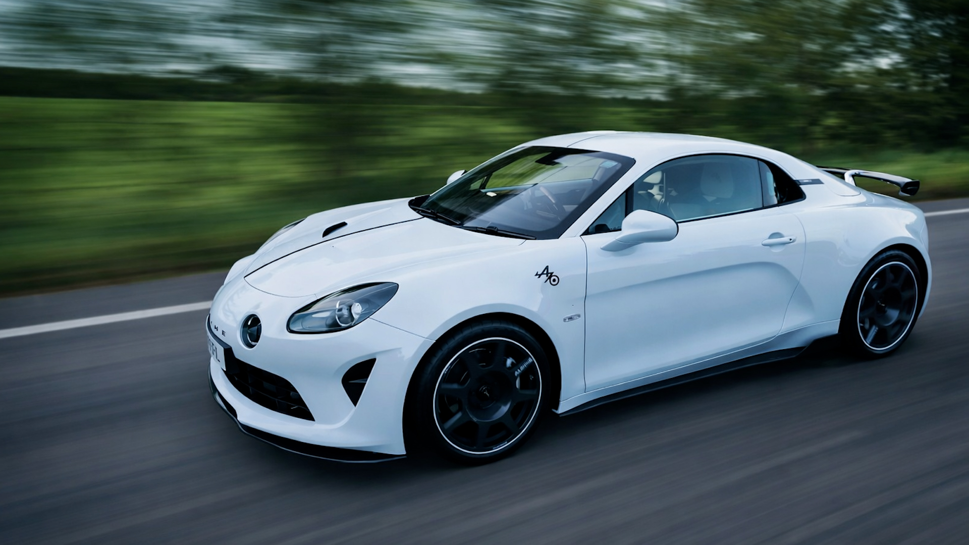 Is the Alpine A110 R70 the best lightweight sports car?